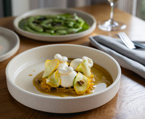 Eat & Drink at Flinders Hotel - Coastal Dining with Local Flavours