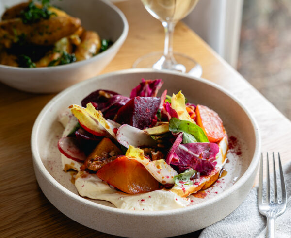 Eat & Drink at Flinders Hotel - Coastal Dining with Local Flavours